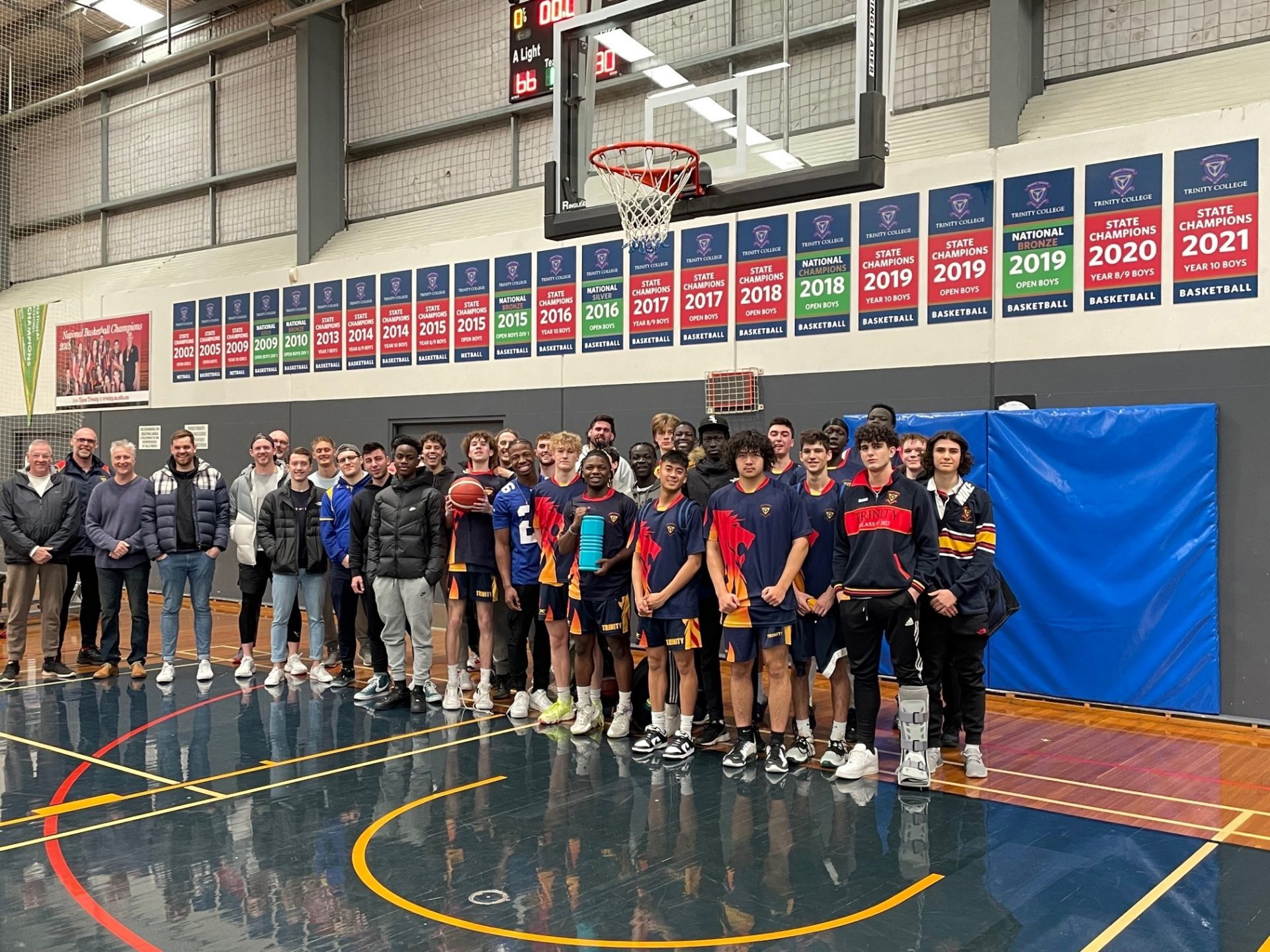 Basketball Celebrates History with Banner Launch | Trinity College