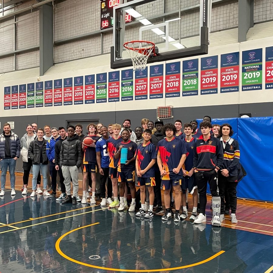 Basketball Celebrates History with Banner Launch | Trinity College
